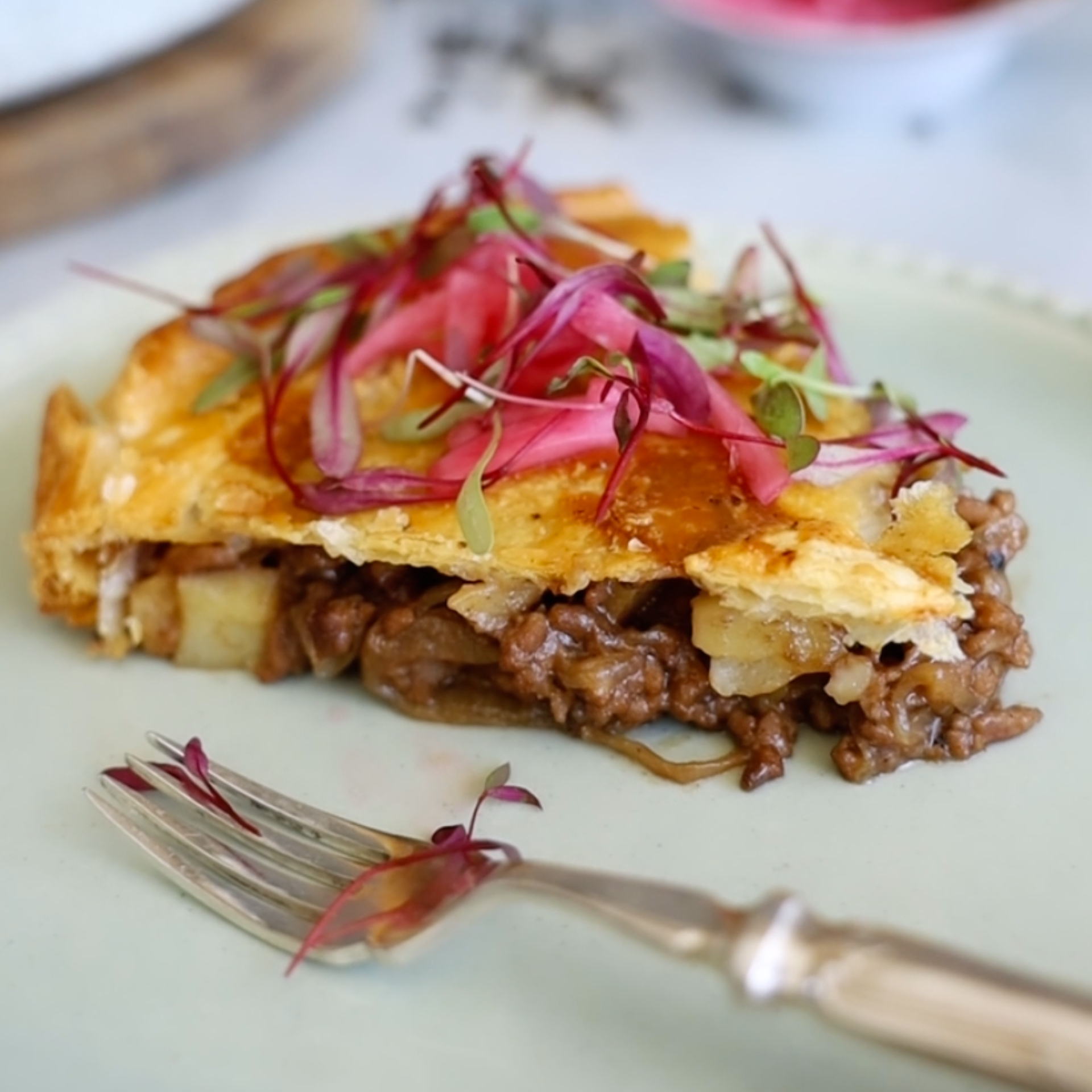 Hearty Beef Pie with Brown Onion Gravy - Royco® Recipes